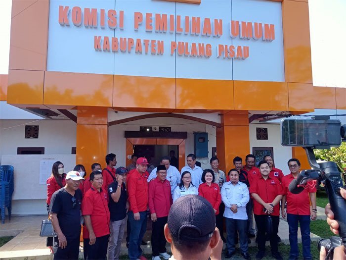 'Pasukan Merah' DPC-PDIP Pulang Pisau Mendaftar ke KPU, Targetnya tak ...
