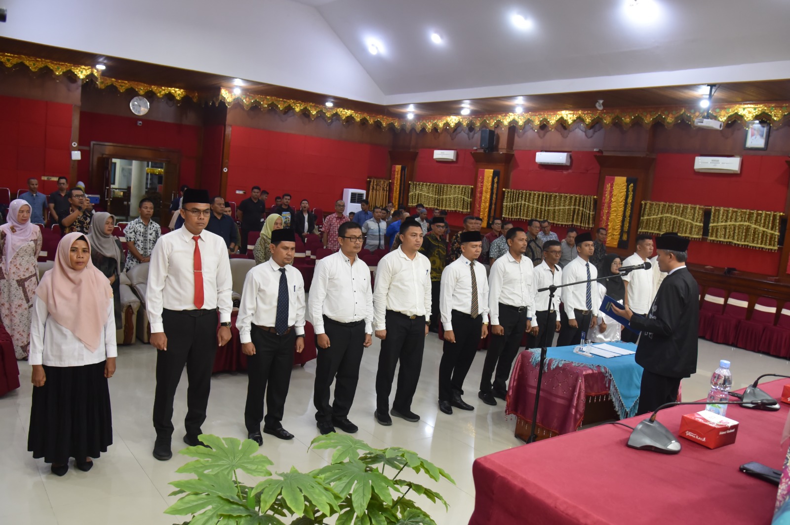 Roberia Lantik 12 Pejabat di Lingkungan Pemerintah Kota Pariaman ...