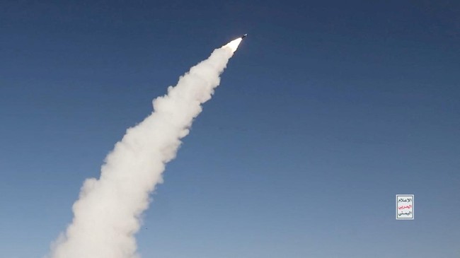 Milisi Houthi Serang Kapal Perusak AS di Selat Bab al-Mandeb - FATIVA.id